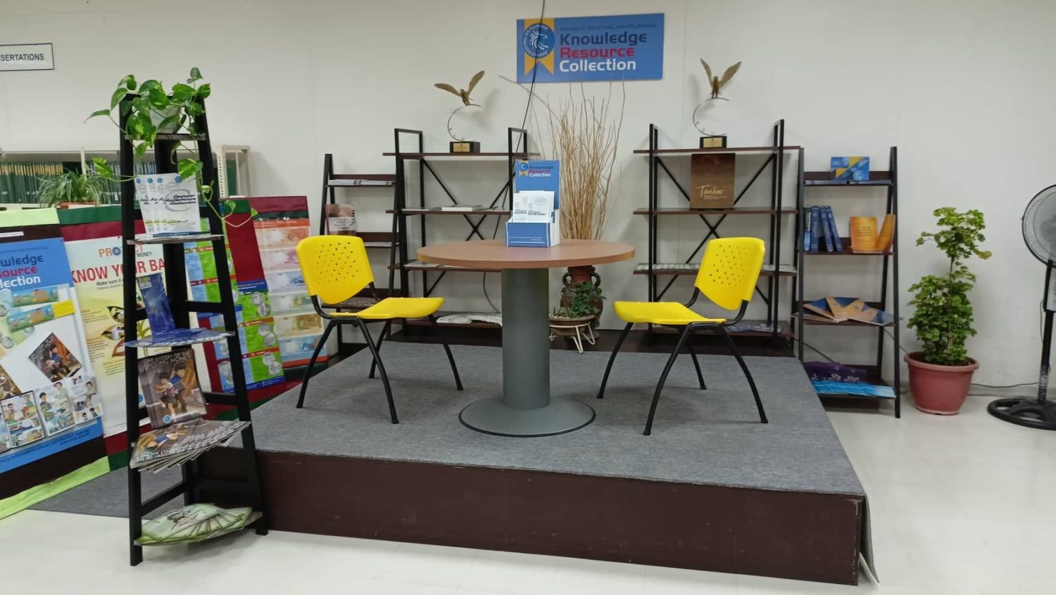 Graduate Studies Library moved to 4th floor - Henry Luce III Library